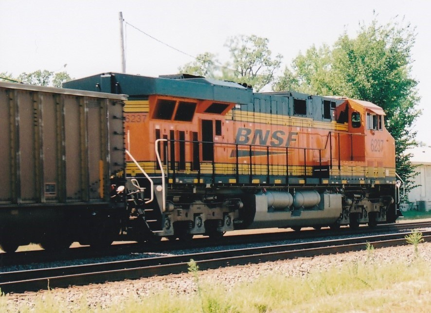 BNSF 6237 DPU